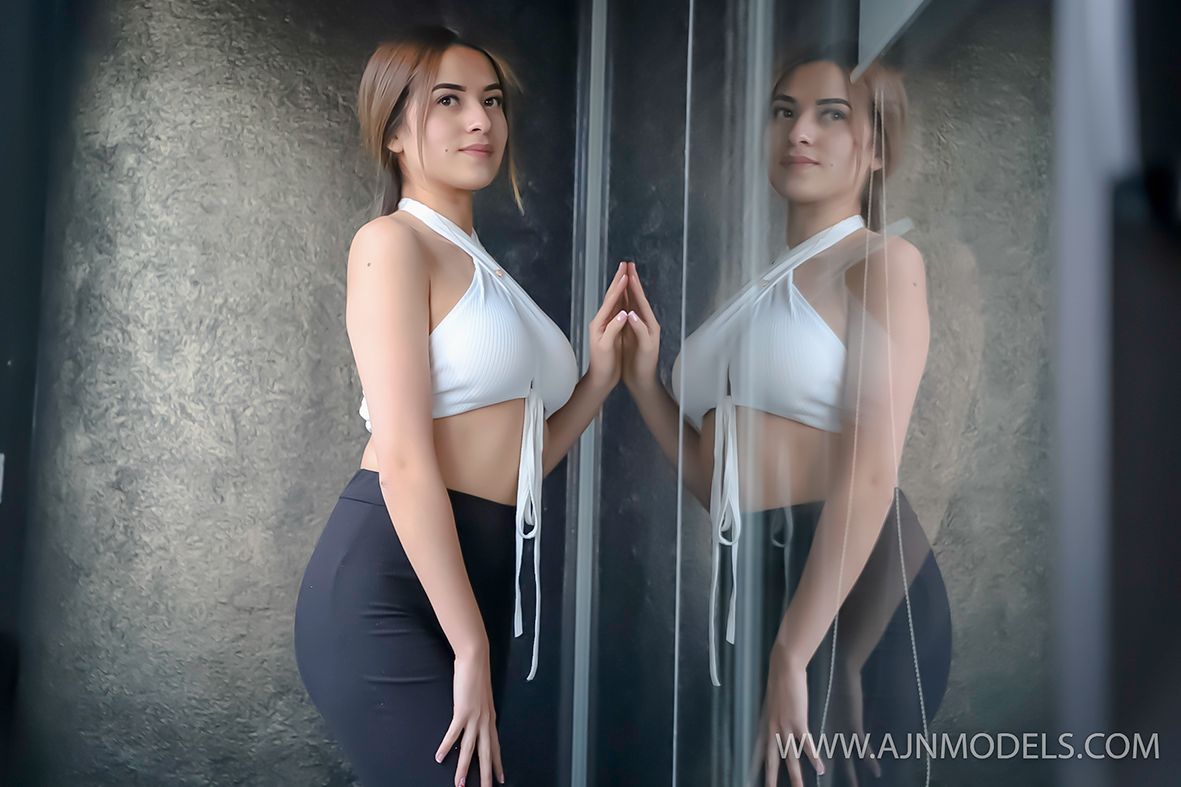 Monserrat - AJ Modelos